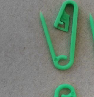 Small Plastic Pins Color Pins Small Pins Small Buckle Pins Safety Pins ...